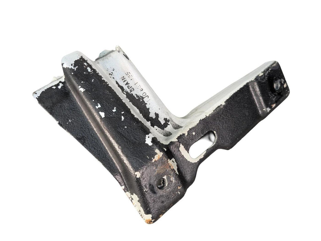 Golf R32 LH Fender Bracket || One Love Auto Group - Used VW Parts